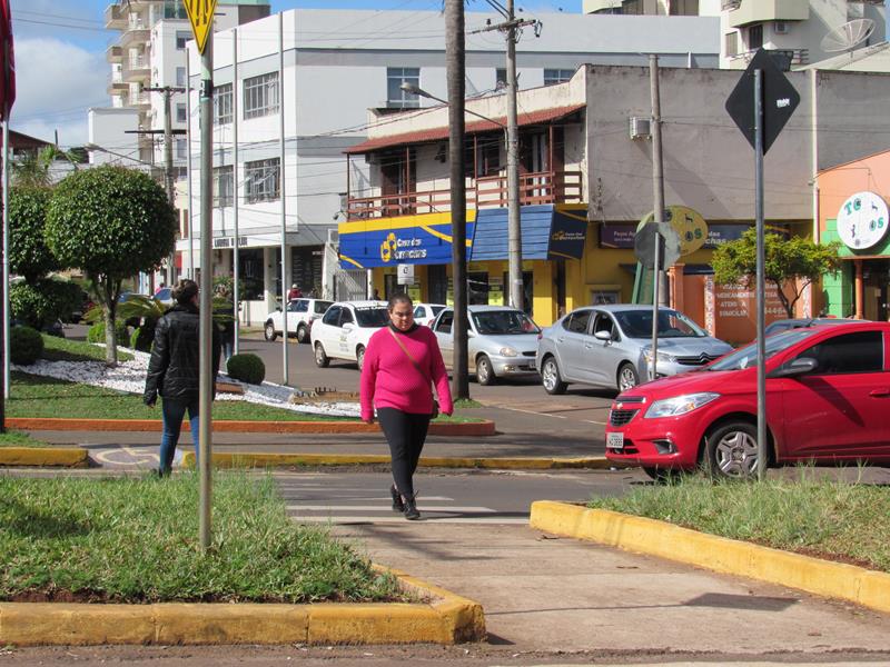 Faixa zebrada ou “linha dê a preferência”? - Jornal e Revista O Mensageiro